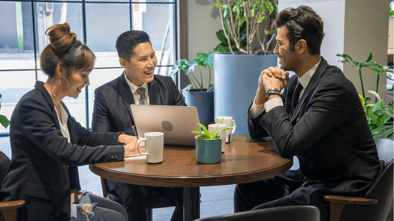 How To Work & Get A Job In USA 2024: Tips & Tricks On How To Find Work ...