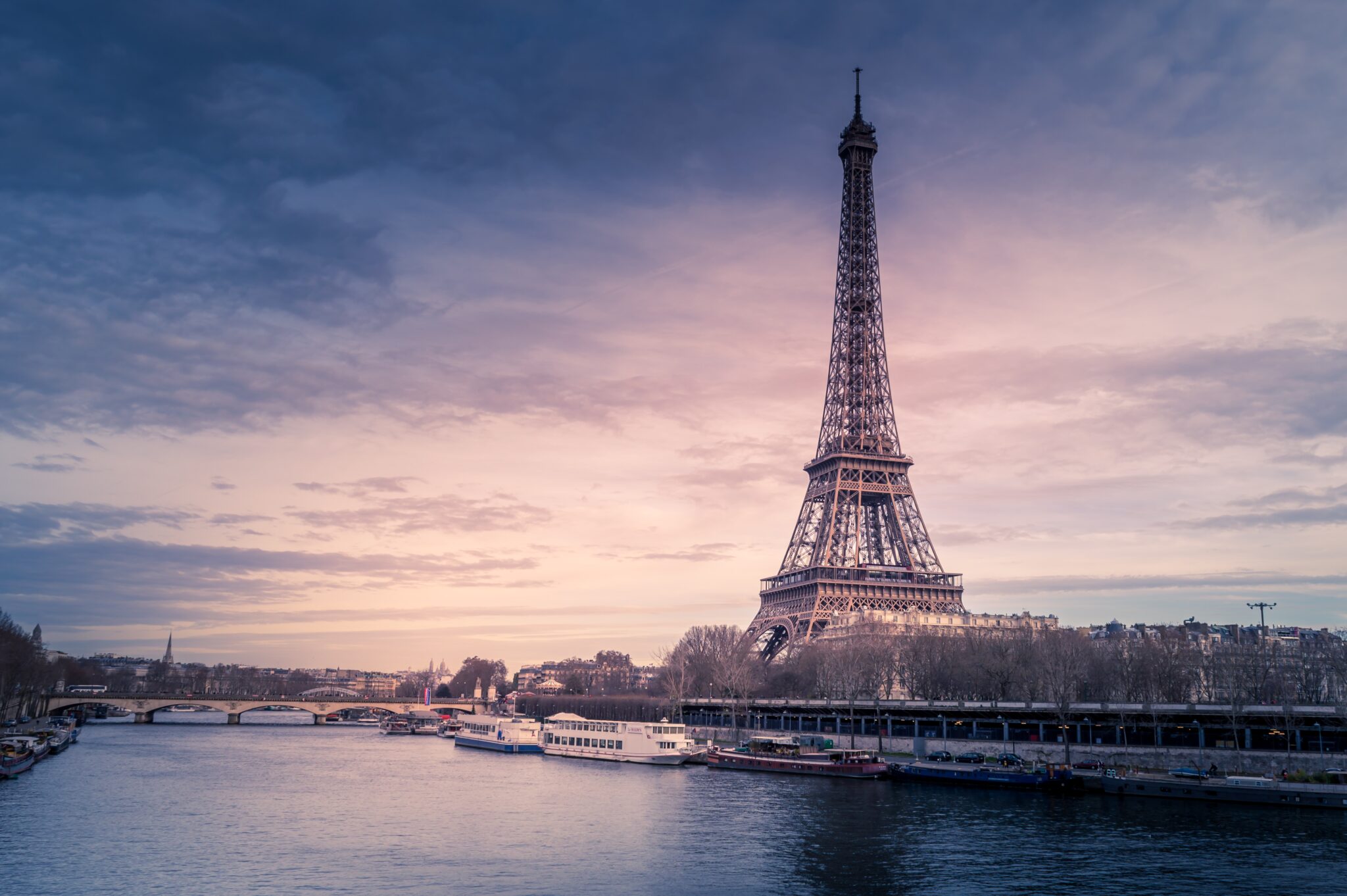Jobs in France for International Students: Complete List!